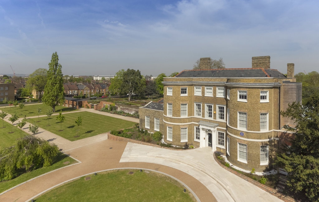 London: Wander Through Walthamstow to See City's Real Side | Explore by ...