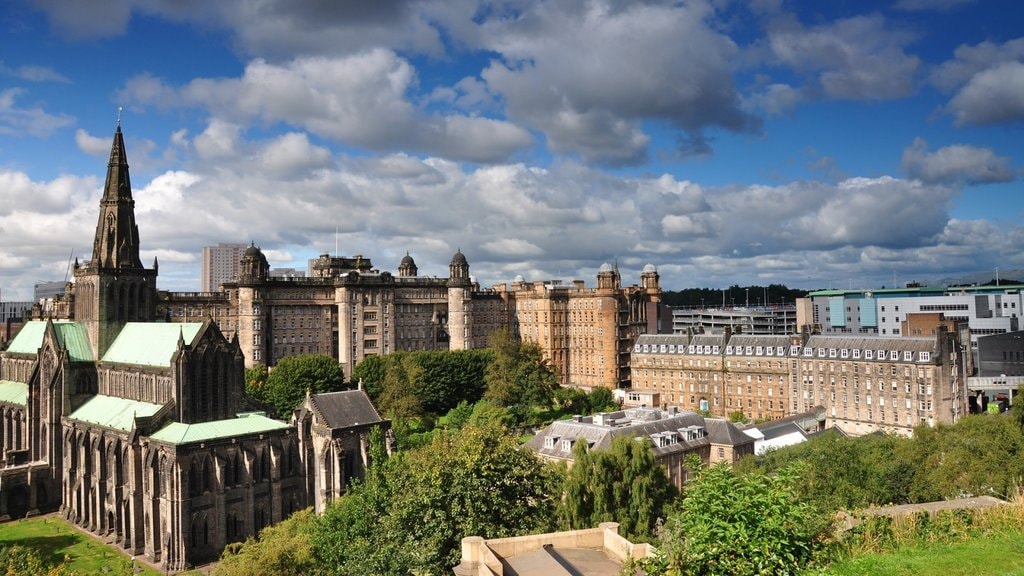 Glasgow vs Edinburgh: Which is Best? | Explore by Expedia