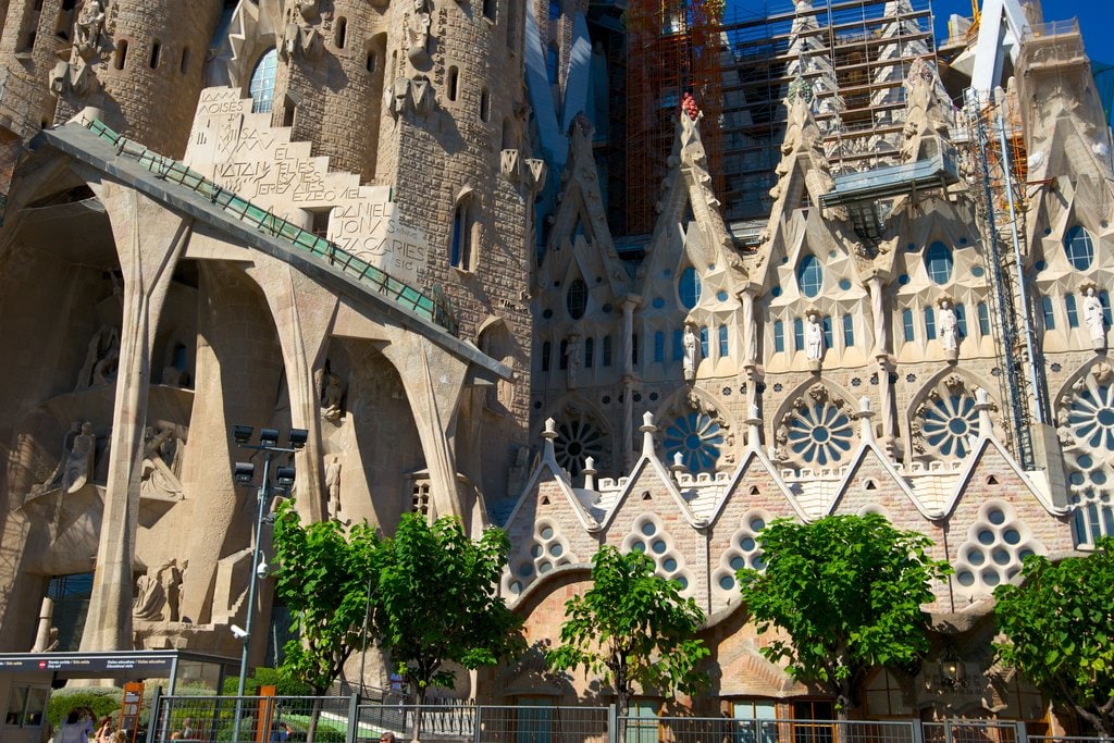 Summer in Barcelona | Explore by Expedia