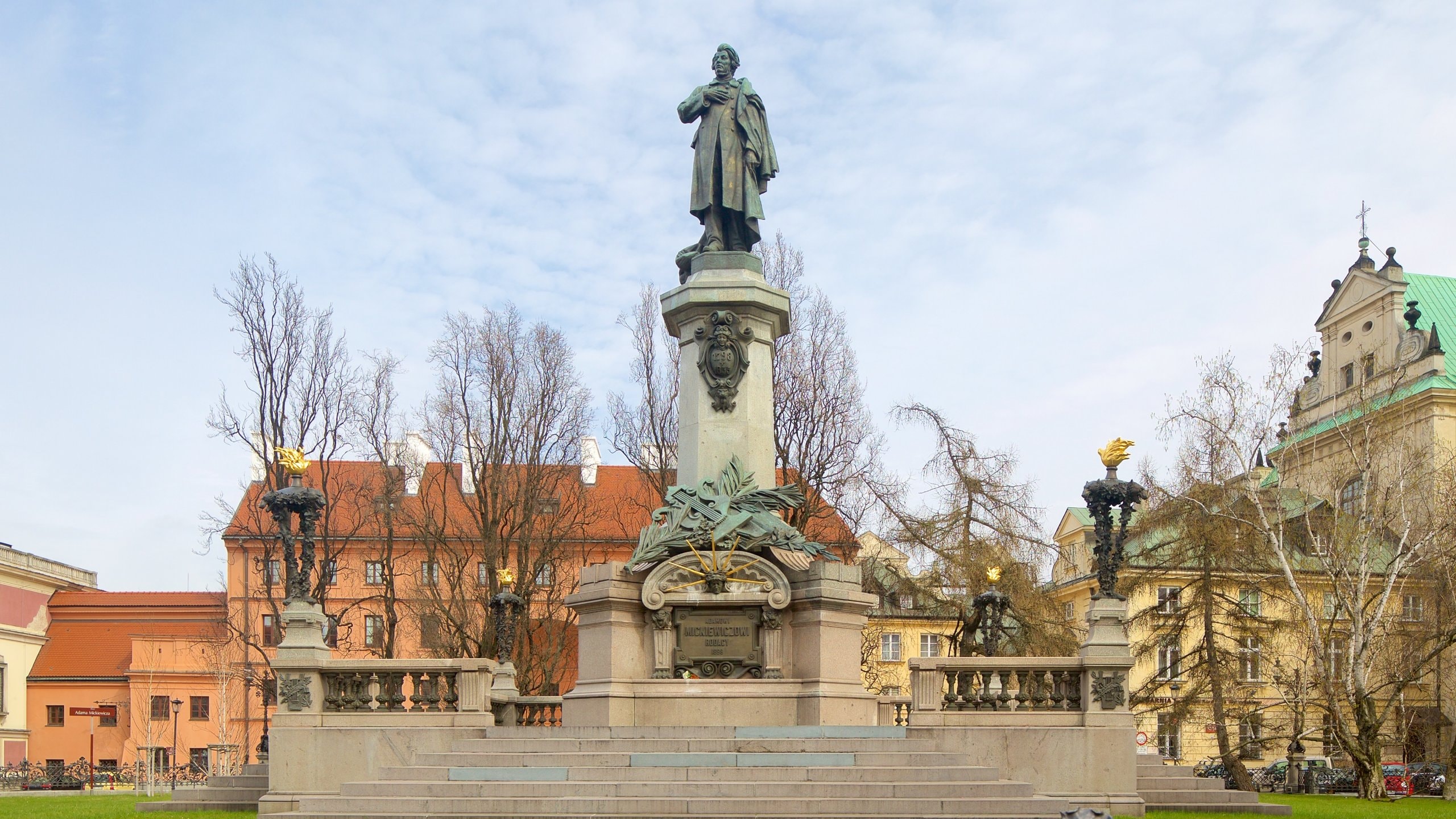 Nowy Swiat Street Tours - Book Now | Expedia