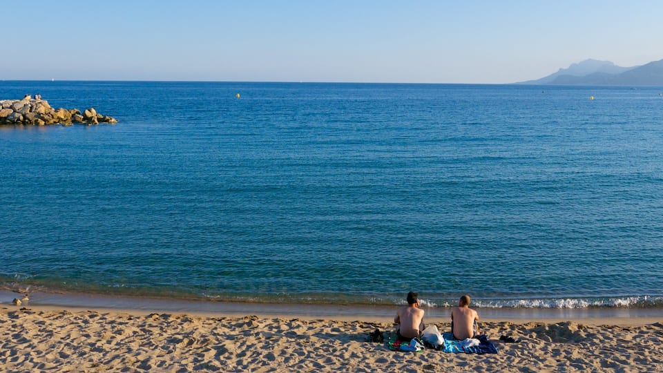 Praia de Midi caracterizando uma praia