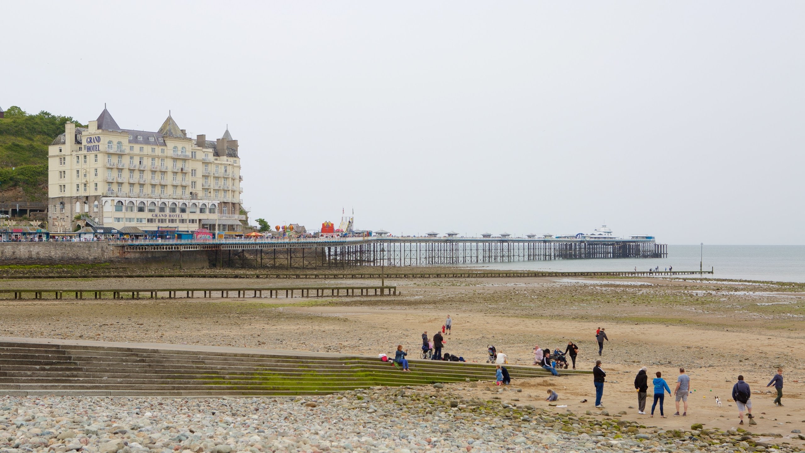 TOP North Wales Beach Resorts for 2023 - Hotels on the Beach in North ...