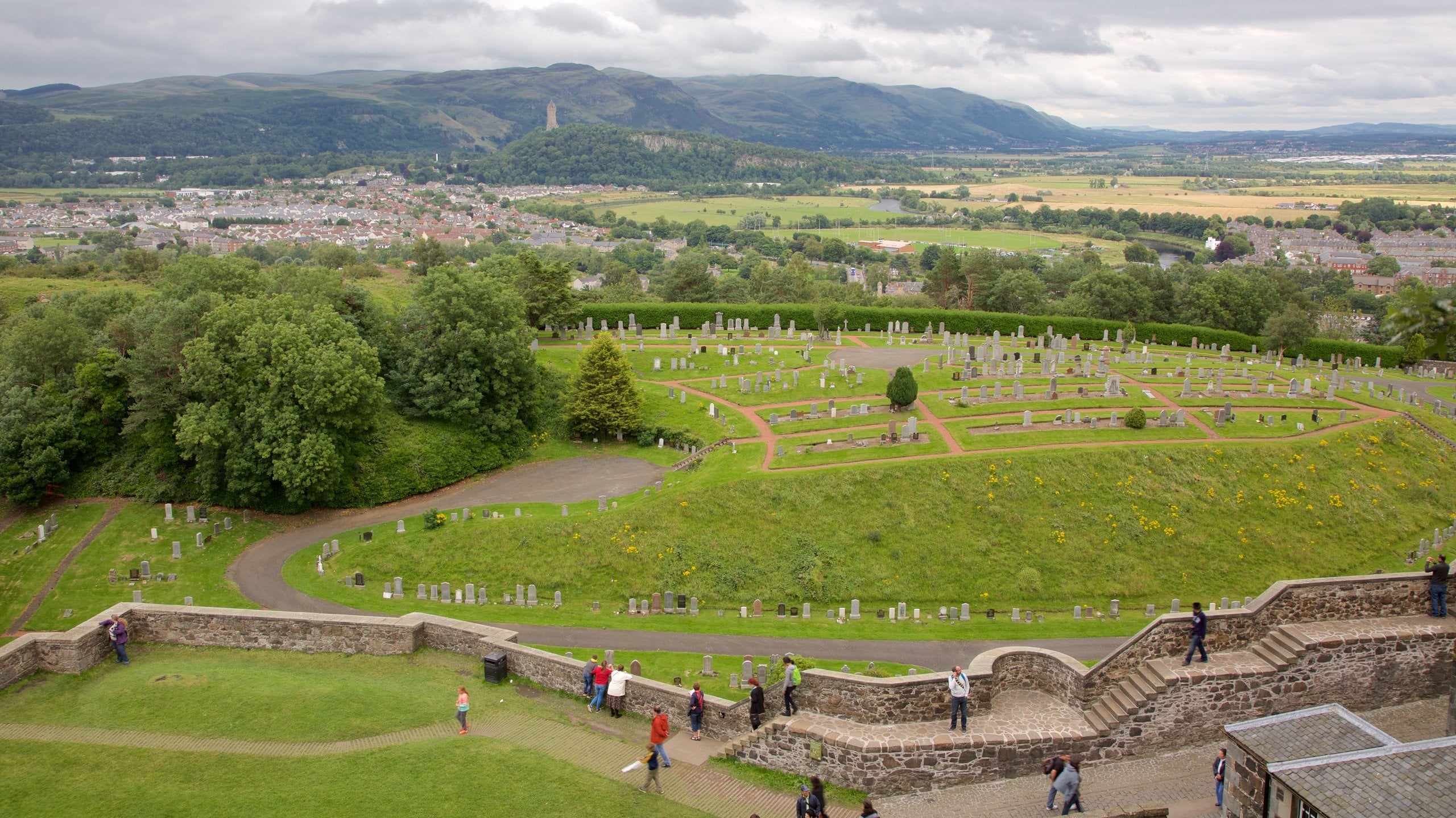 Visit Stirling: 2024 Travel Guide for Stirling, Scotland | Expedia