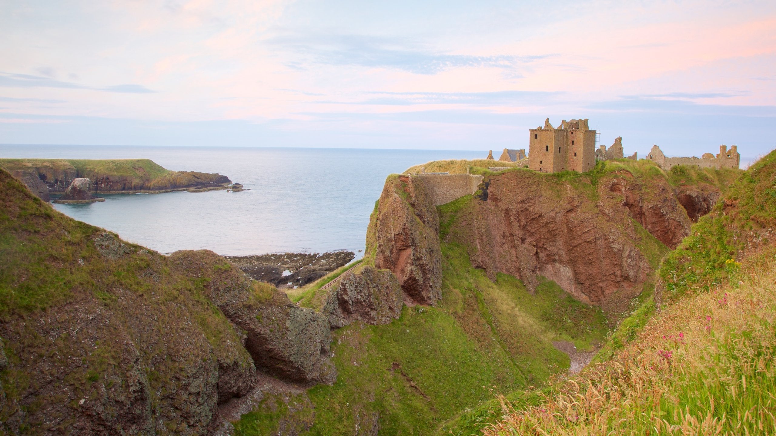 Dunnottar Castle Holidays: Book Holiday Packages To Dunnottar Castle ...
