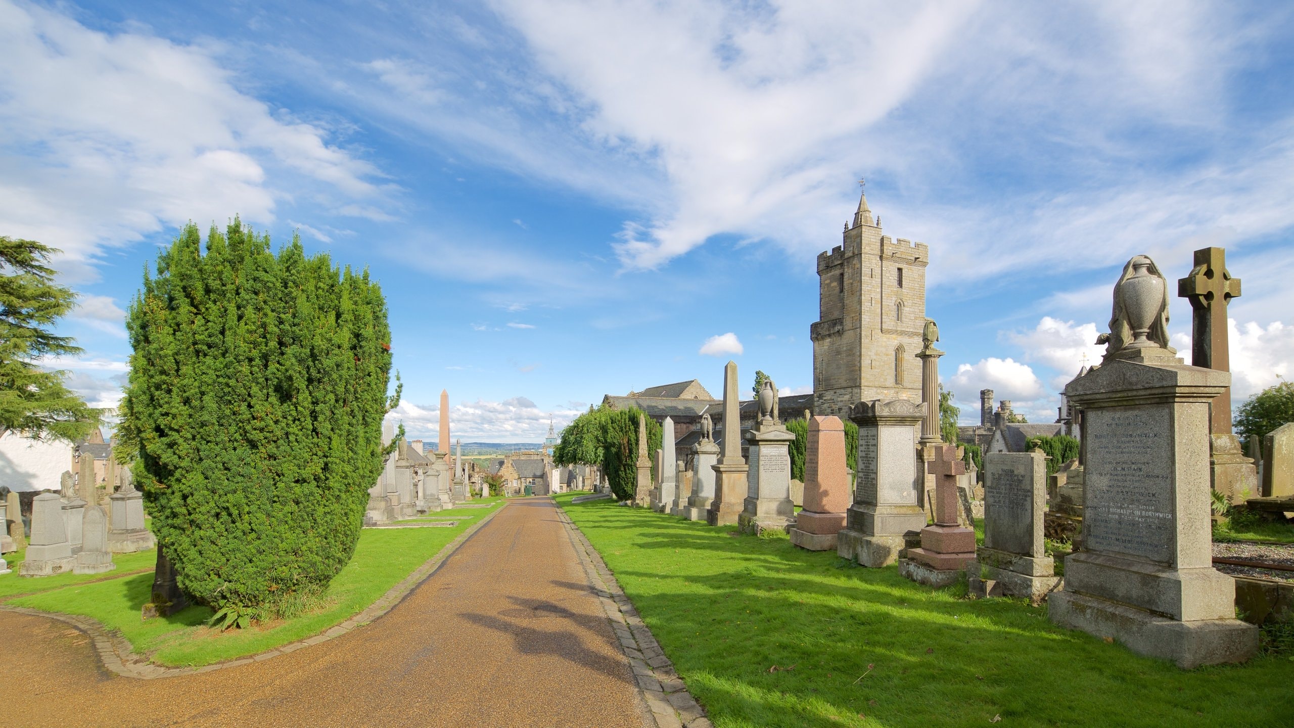 โบสถ์โฮลีรูด ใน สเตอร์ลิง | เอ็กซ์พีเดีย