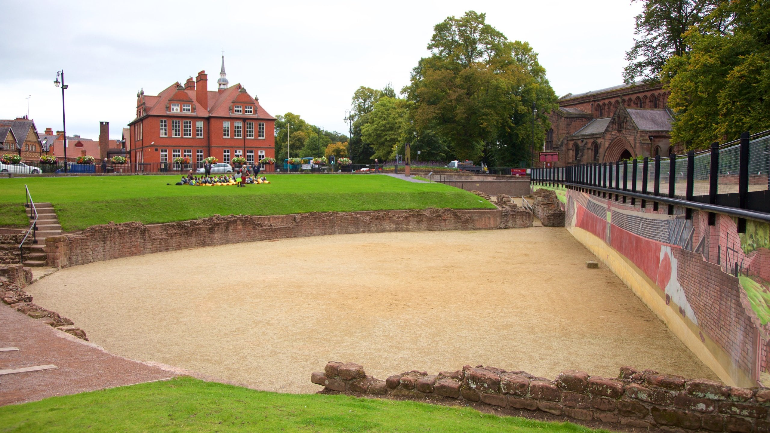 Roman Amphitheatre, Chester holiday homes: holiday houses & more ...