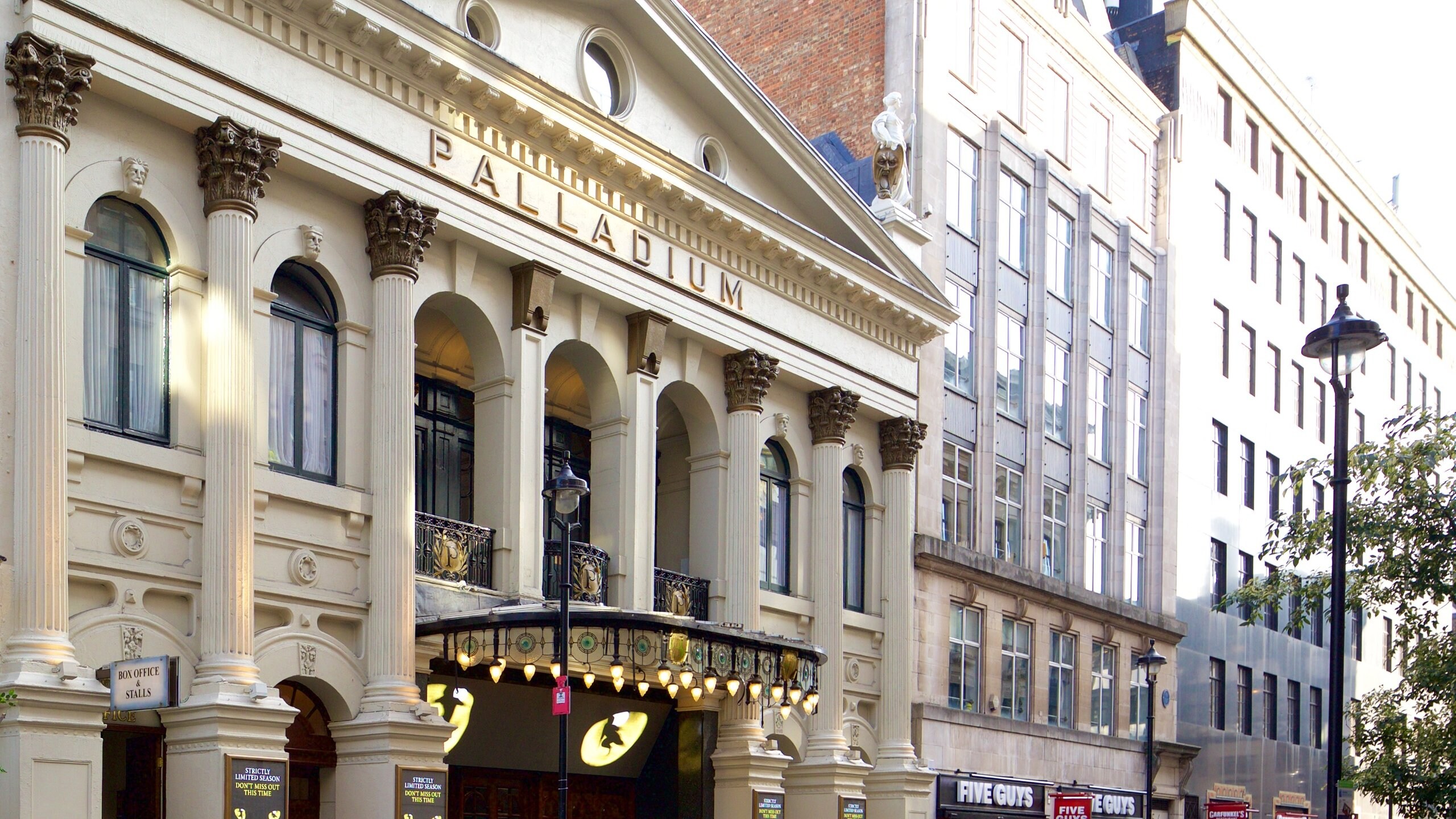 London Palladium Theatre London Vacation Rentals Chalet Rentals London Palladium Theatre London Vacation Rentals Chalet Rentals