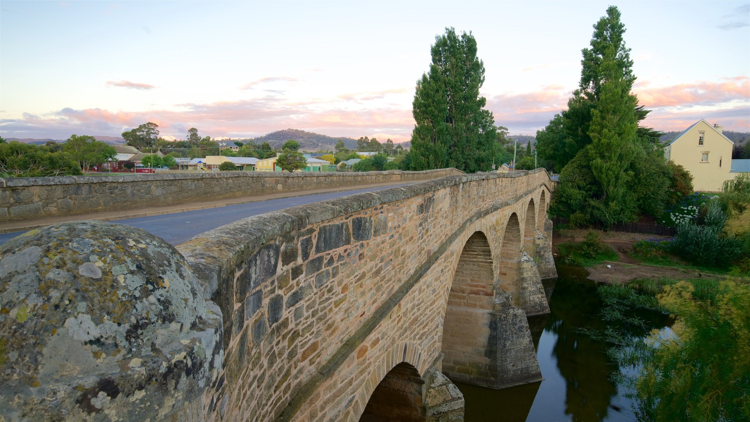 Richmond Bridge in Richmond - Tours and Activities | Expedia