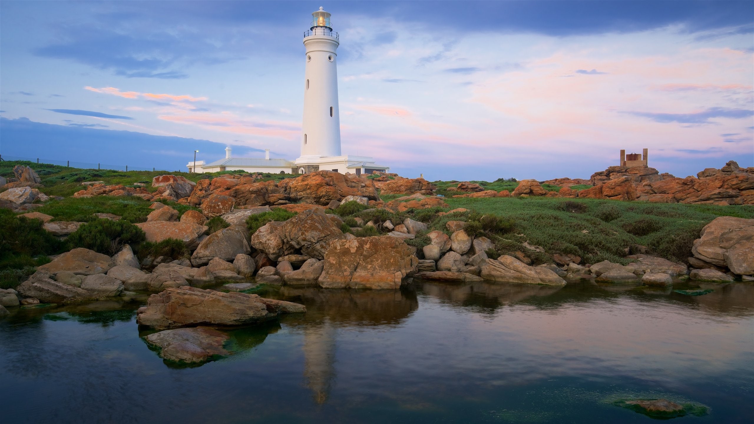Seal Point Lighthouse, Cape Saint Francis holiday accommodation from AU ...