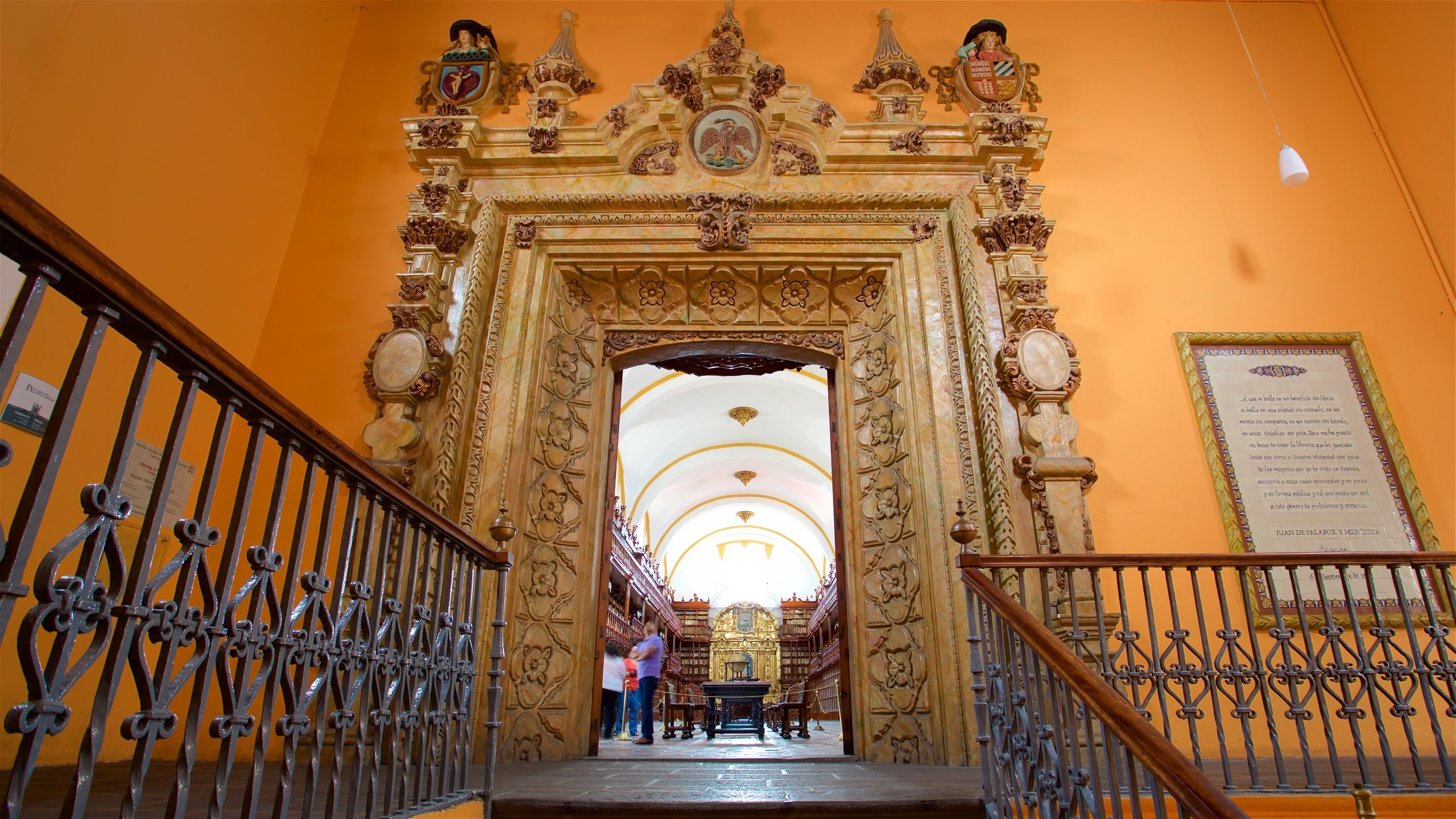 Visita Biblioteca Palafoxiana en Centro histórico de Puebla - Tours ...