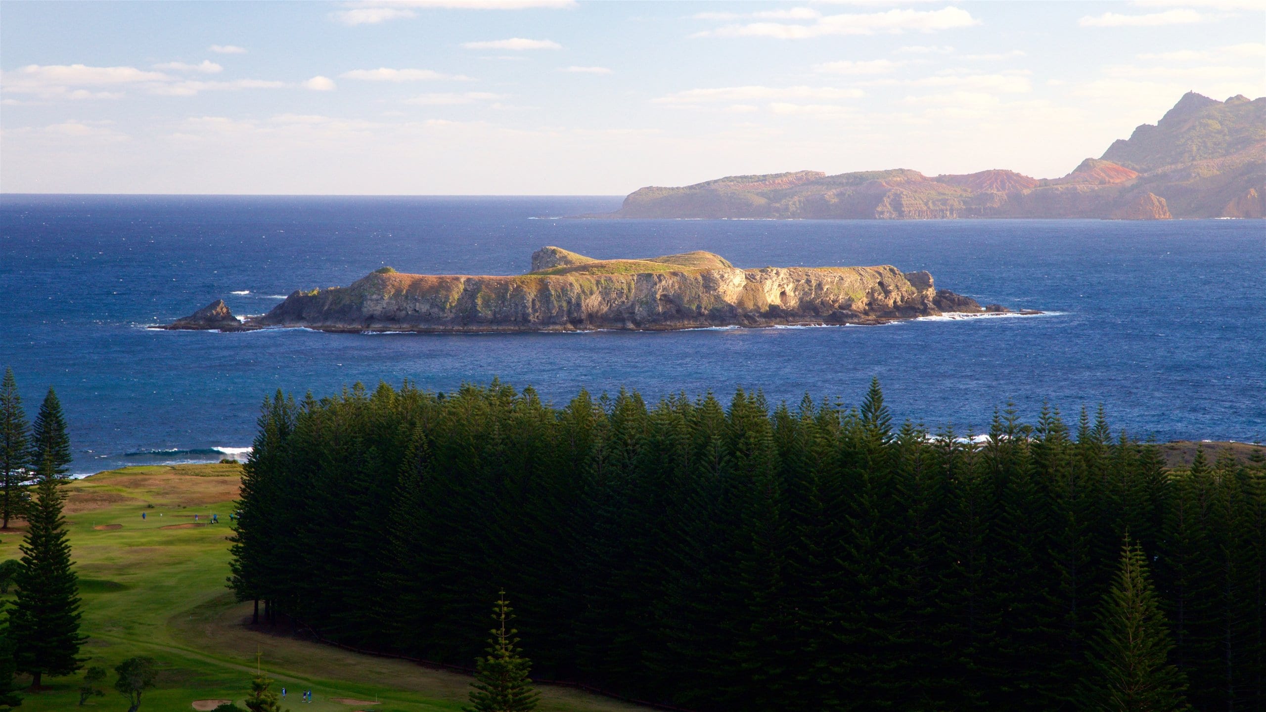 Queen Elizabeth Lookout - Norfolk Island ｜Expedia.com.sg
