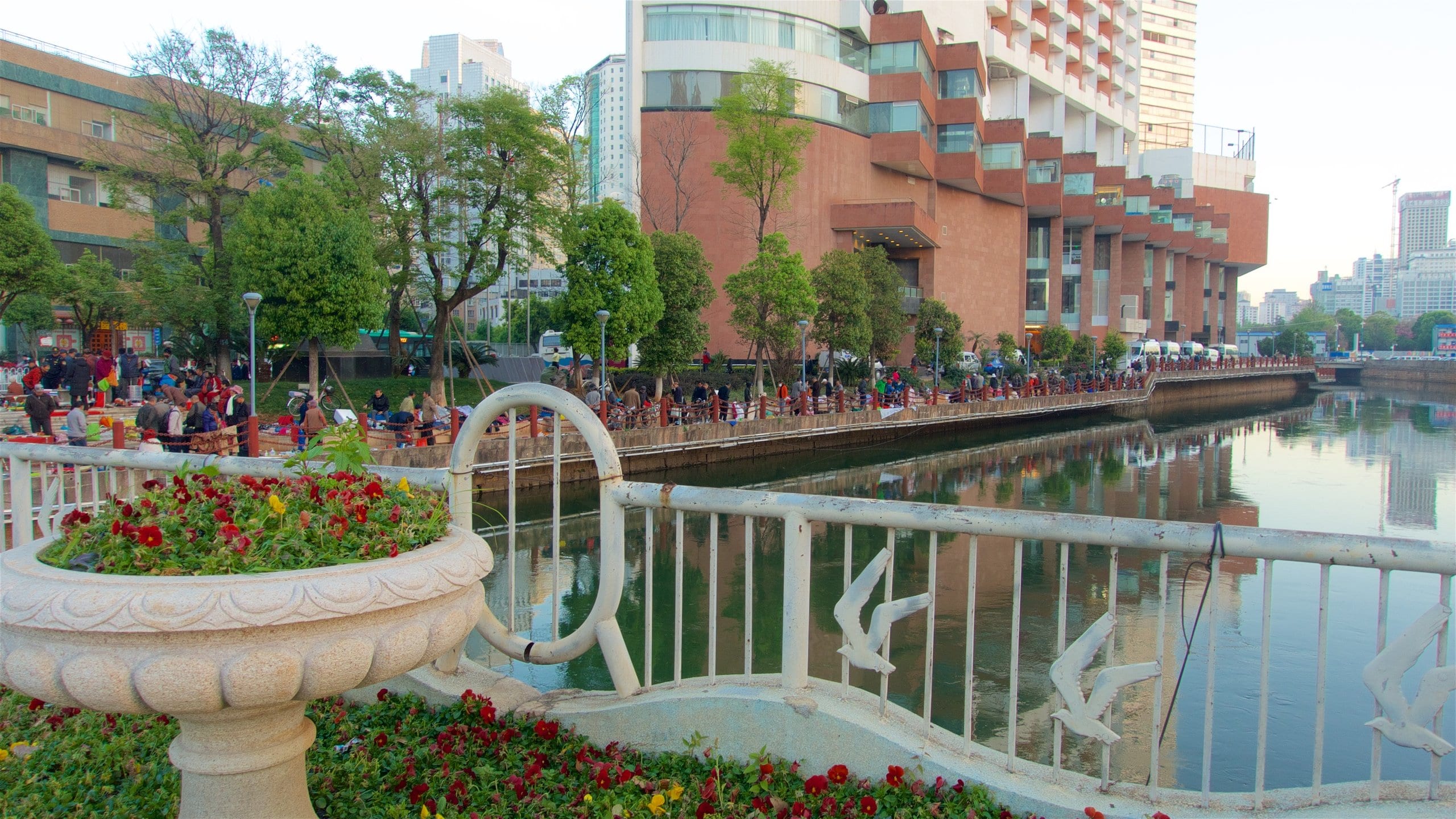 Visit Kunming: Best of Kunming Tourism | Expedia Travel Guide