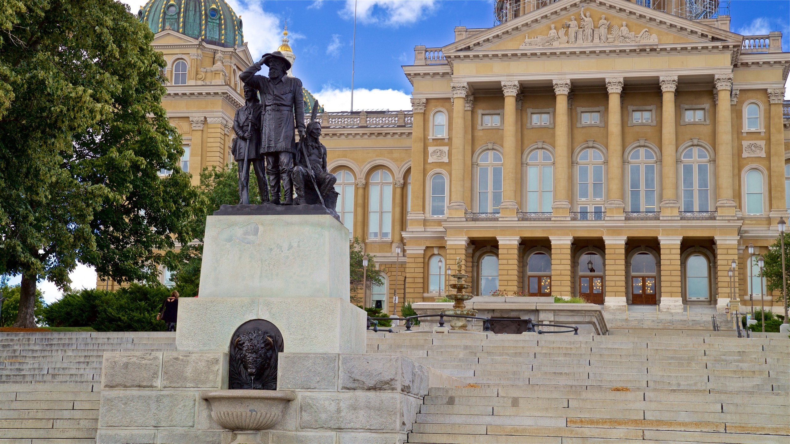 Iowa State Capitol Building in Downtown Des Moines | Expedia