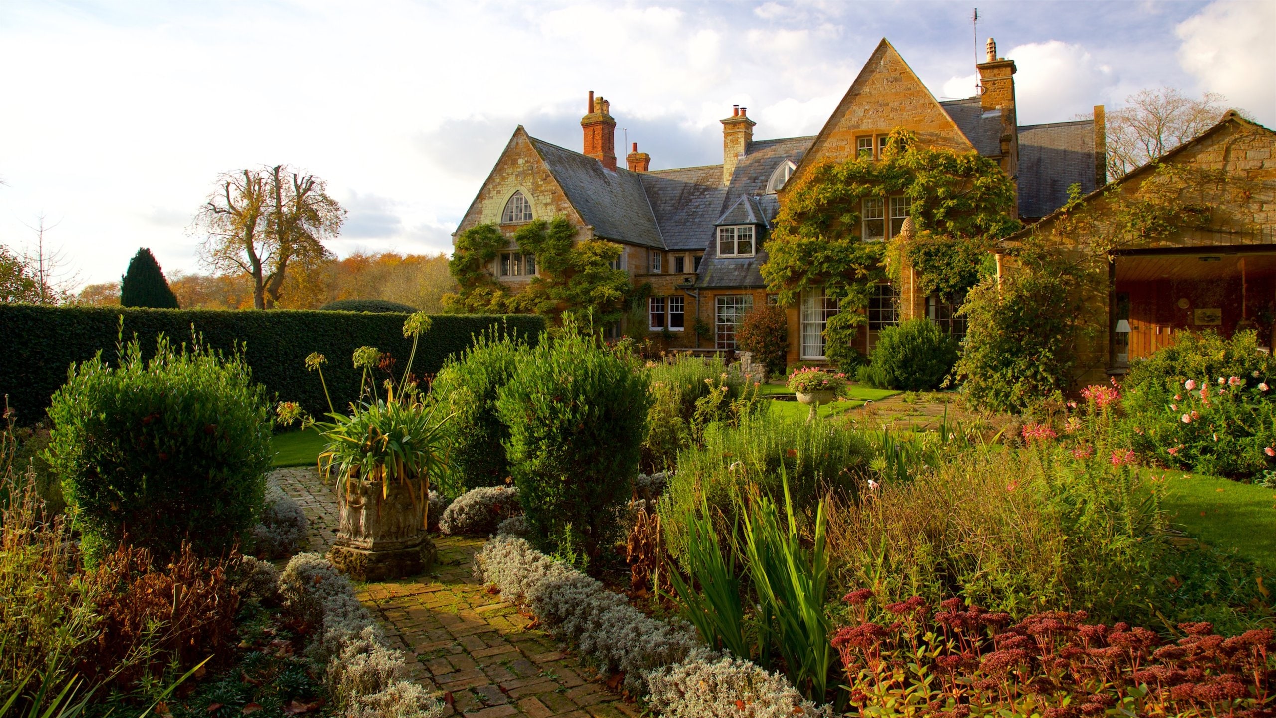 Coton Manor Gardens, Northampton Vacation Rentals: villa rentals & more ...