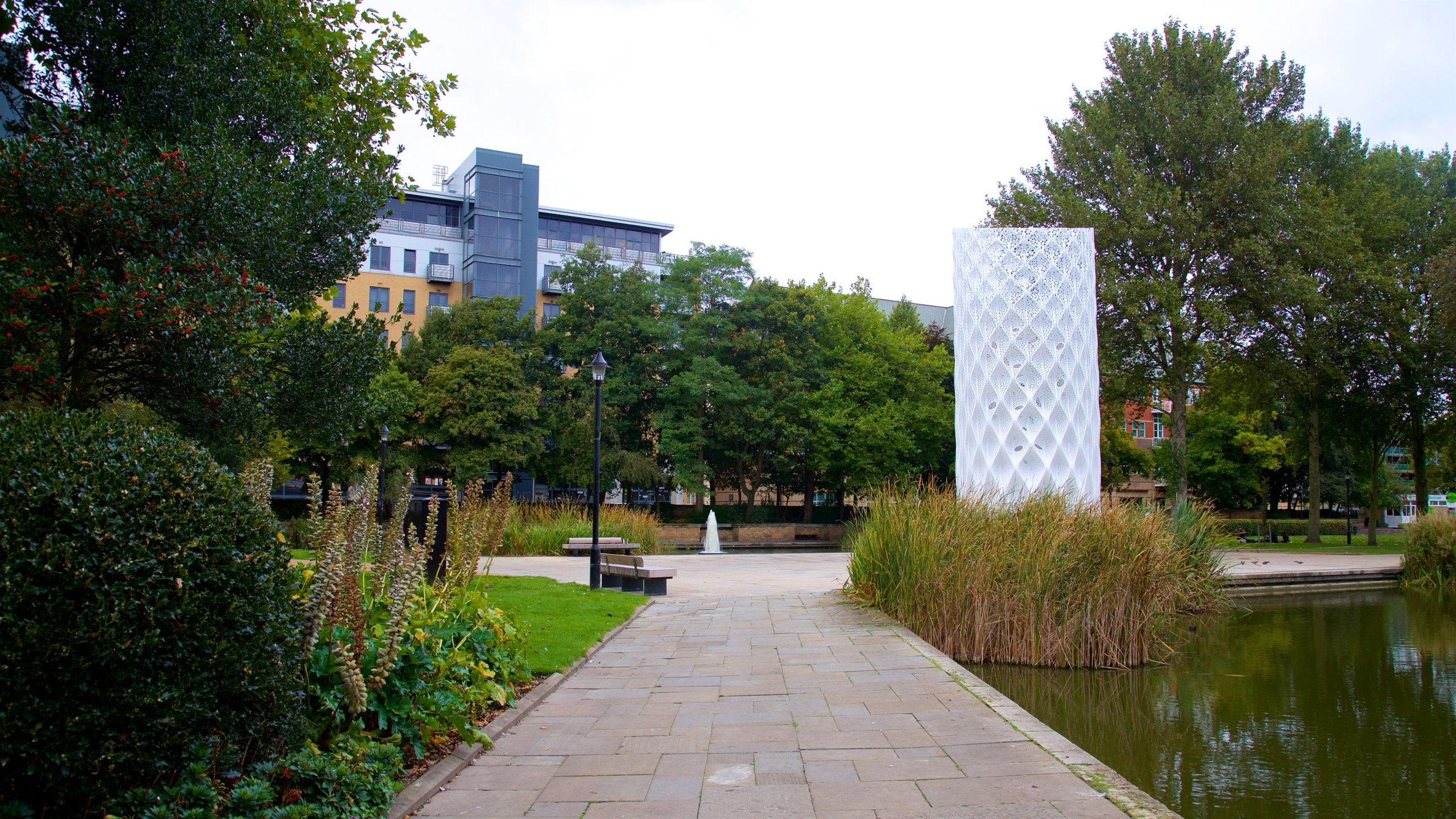 Queens Gardens in Hull | Expedia.co.uk