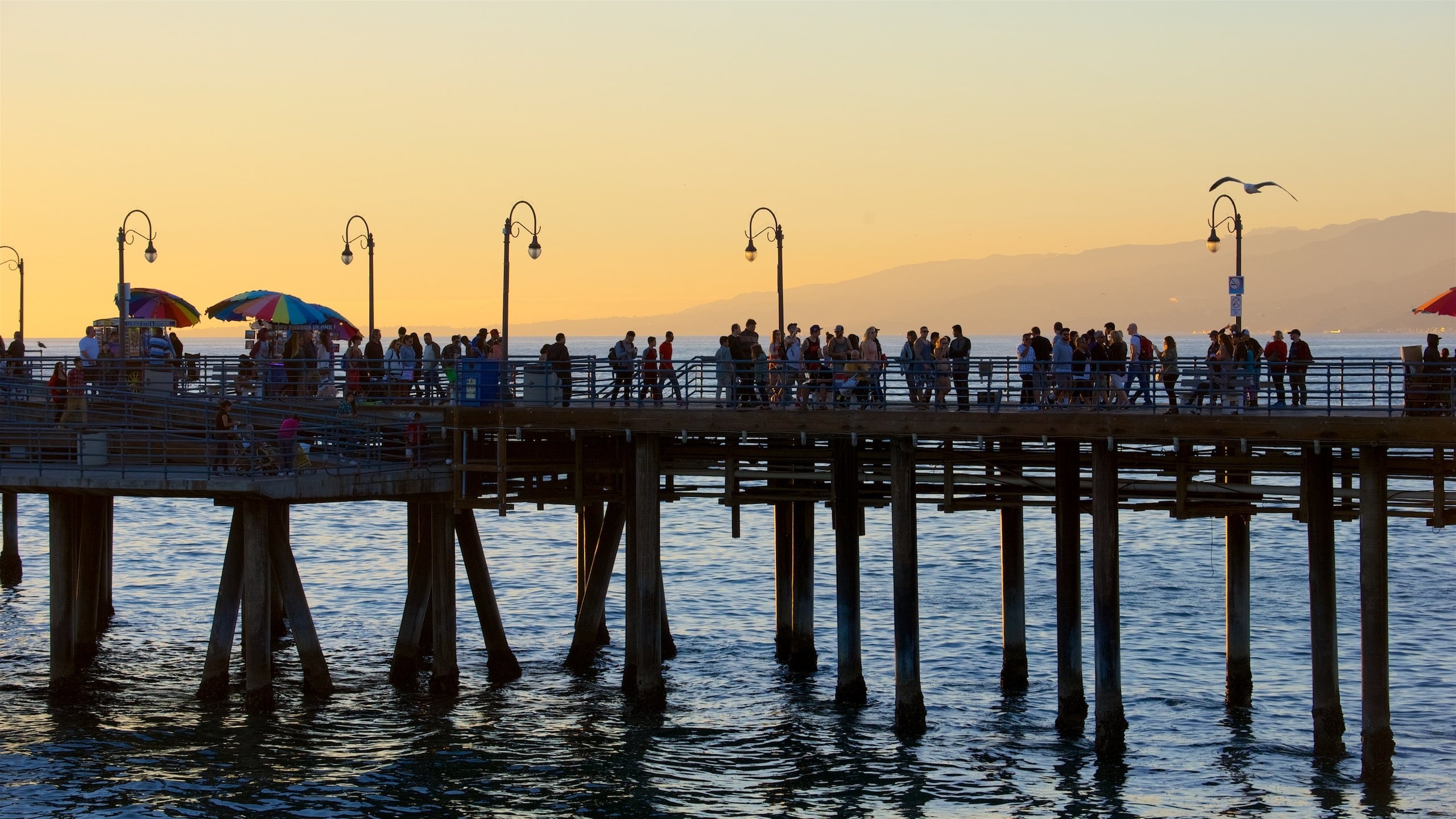 Santa Monica Pier in Stadtzentrum Santa Monica - Touren und Aktivitäten ...