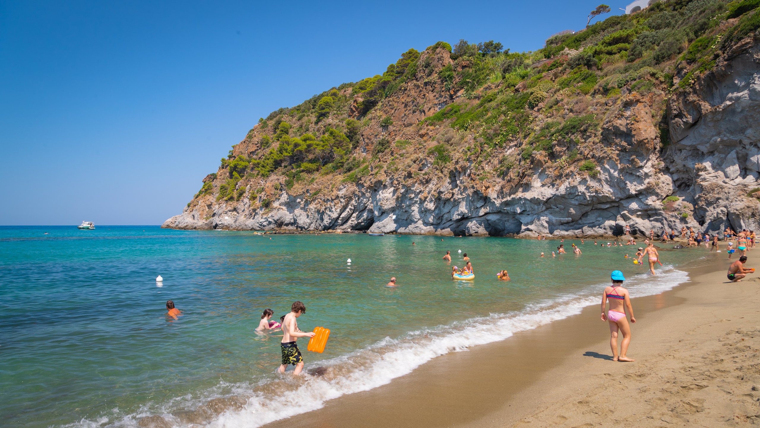 Spiaggia di San Francesco, Forio: case vacanze, case in affitto, etc | Vrbo