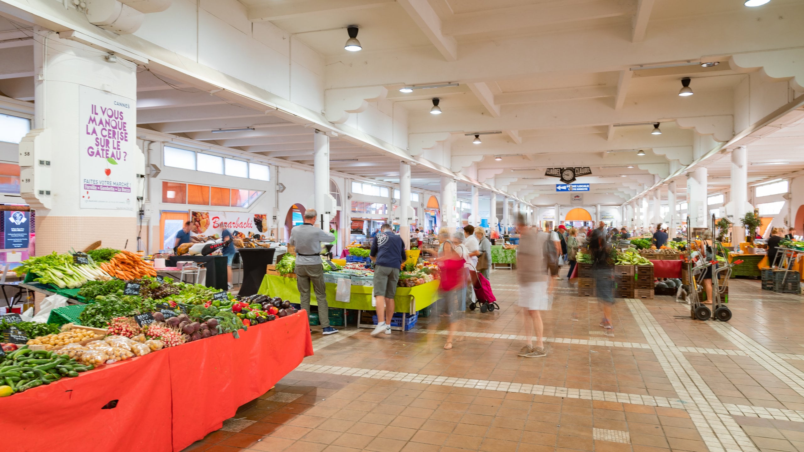 Marcha De Cannes Forville 530+ Cannes Market Stock Photos, Pictures