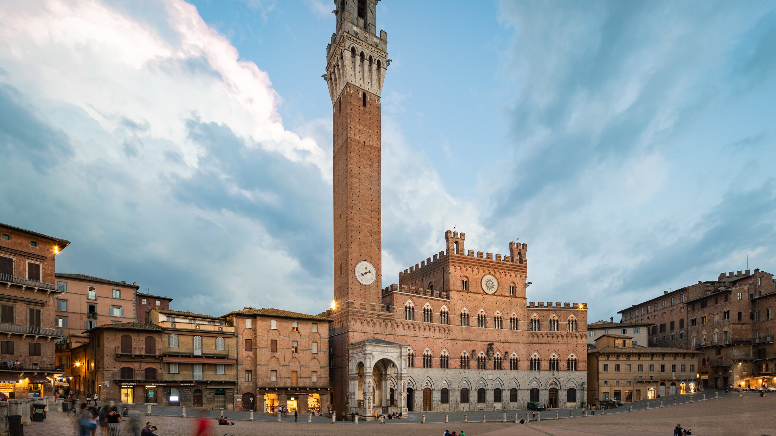 Palazzo Pubblico Looking East