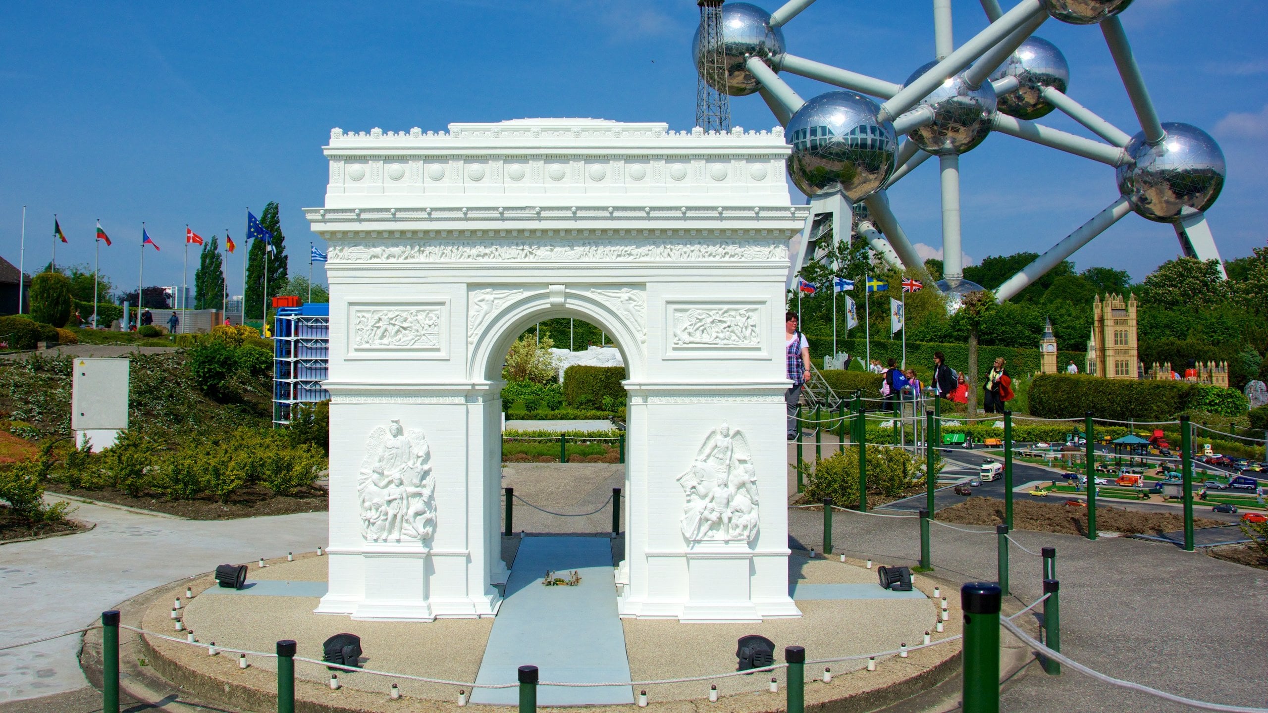 Mini-Europe Vacation Packages - Expedia