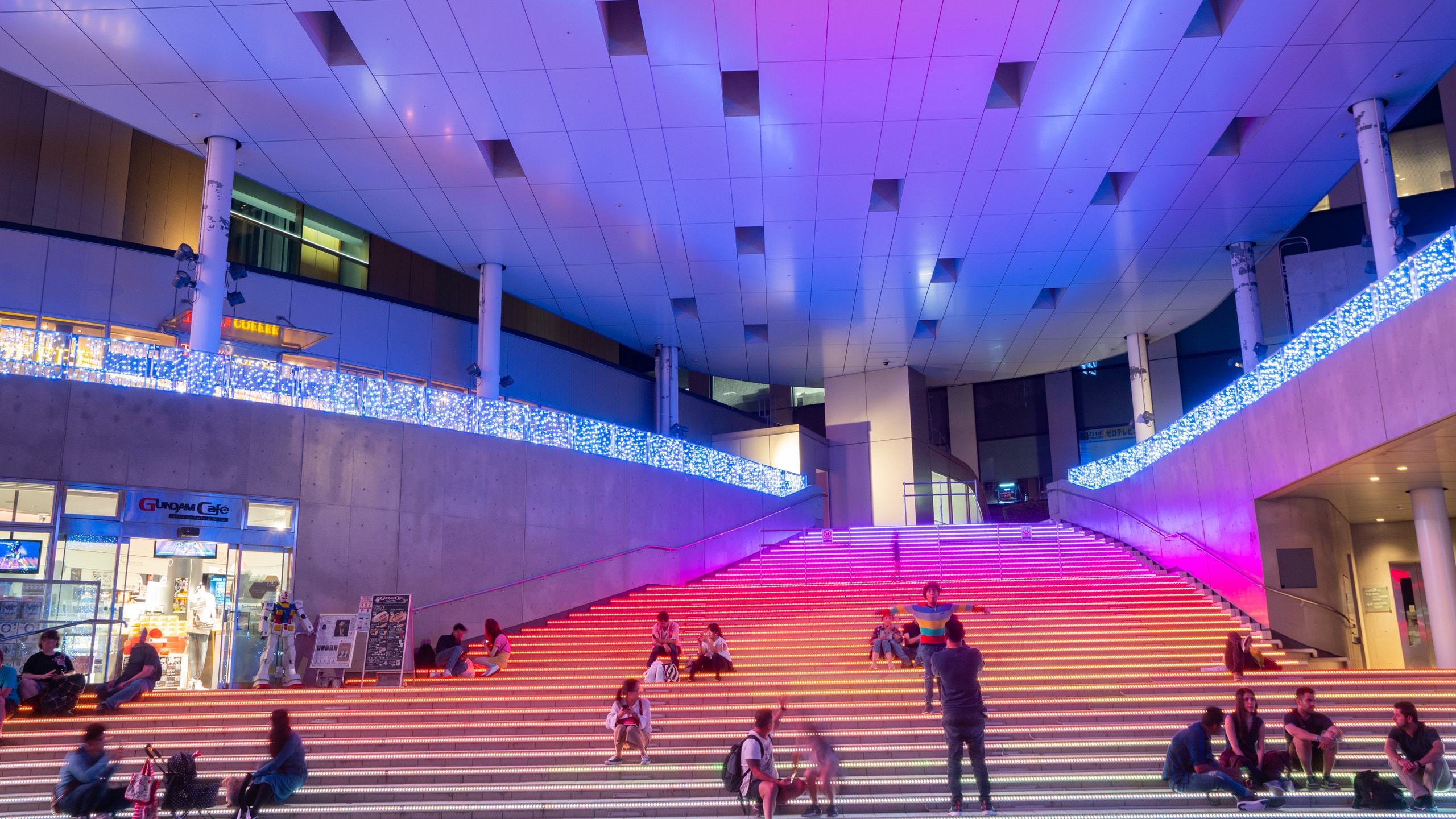 DiverCity Tokyo Plaza - Tours and Activities | Expedia