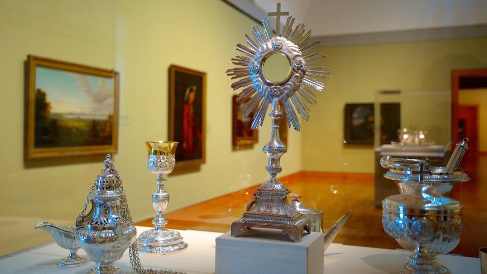 Galeria Nacional do Canadá que inclui vistas internas e arte