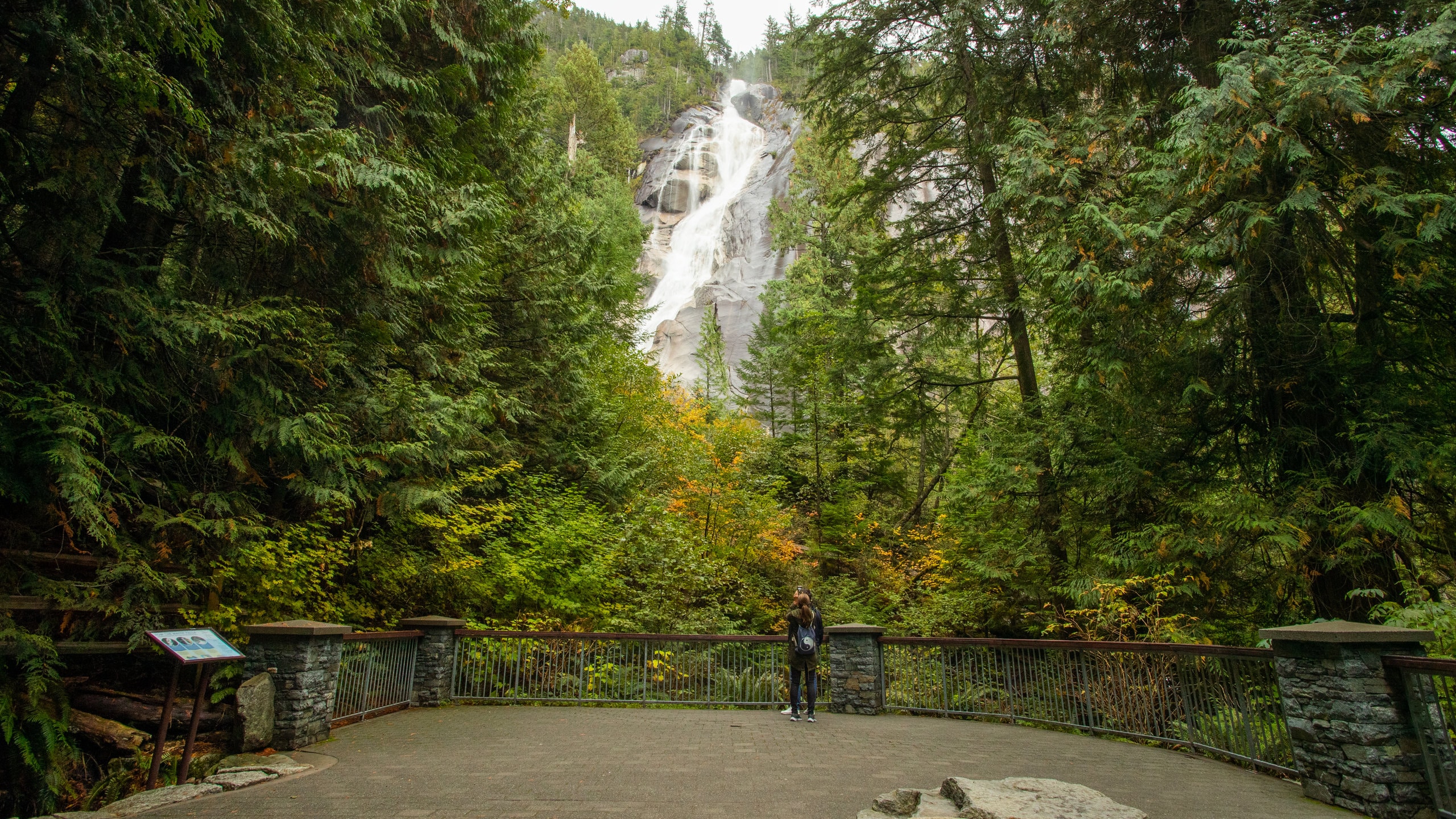 Shannon Falls Provincial Park in Squamish - Tours and Activities ...