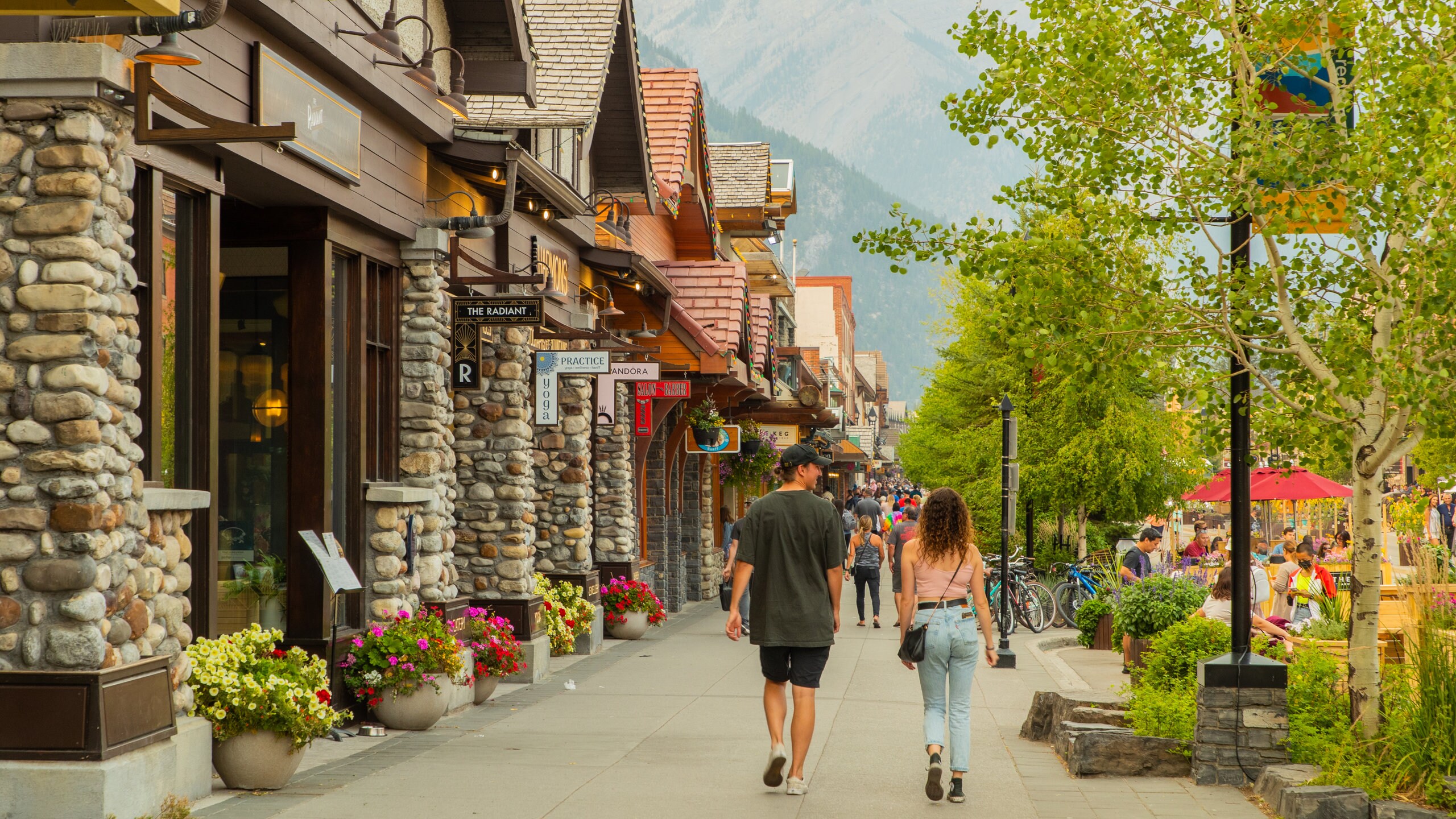 Book the Best ROMANTIC Hotels in Banff from CA $122 - Banff Romantic ...
