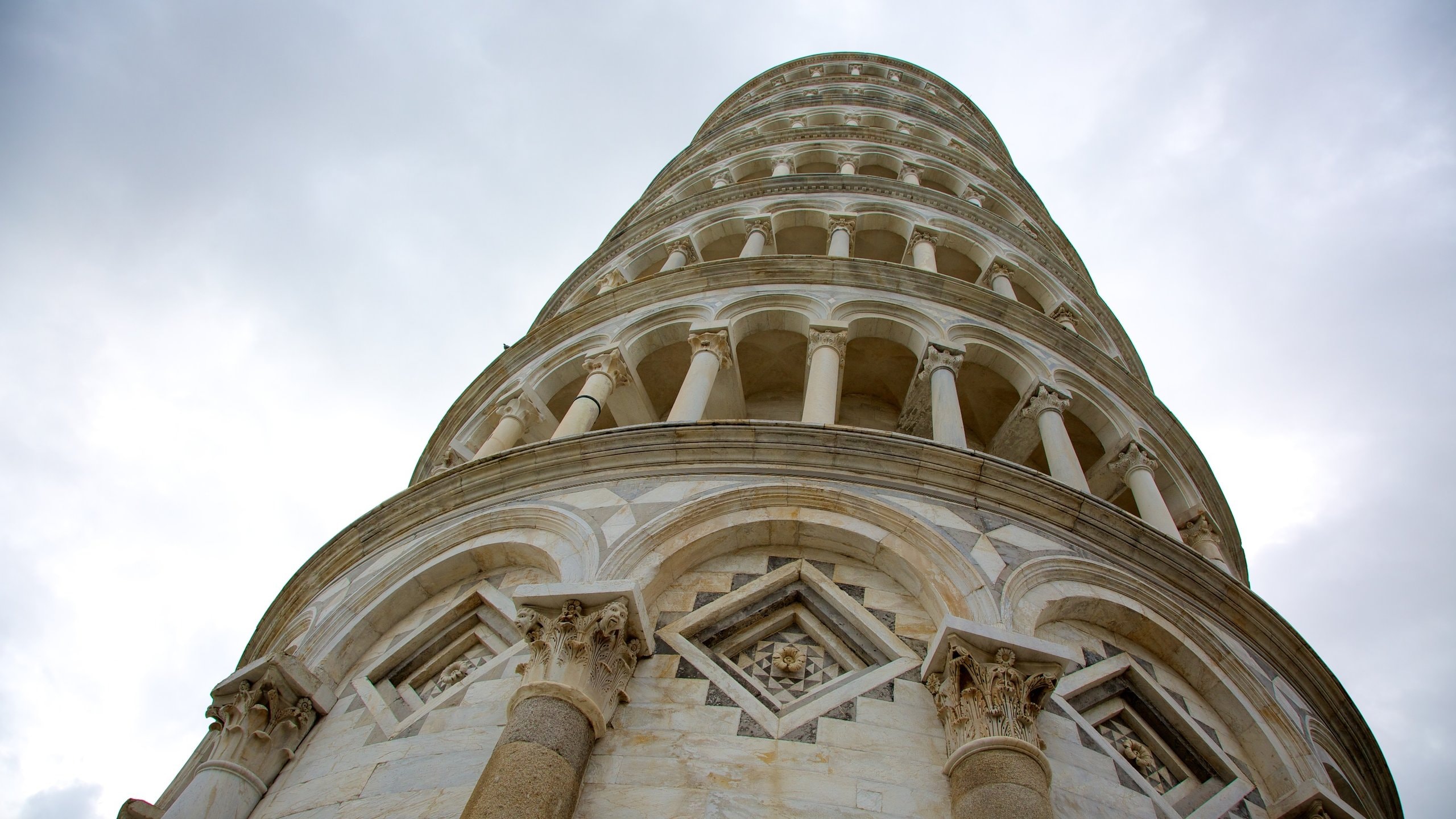 Menara Miring Pisa Adalah Kelas