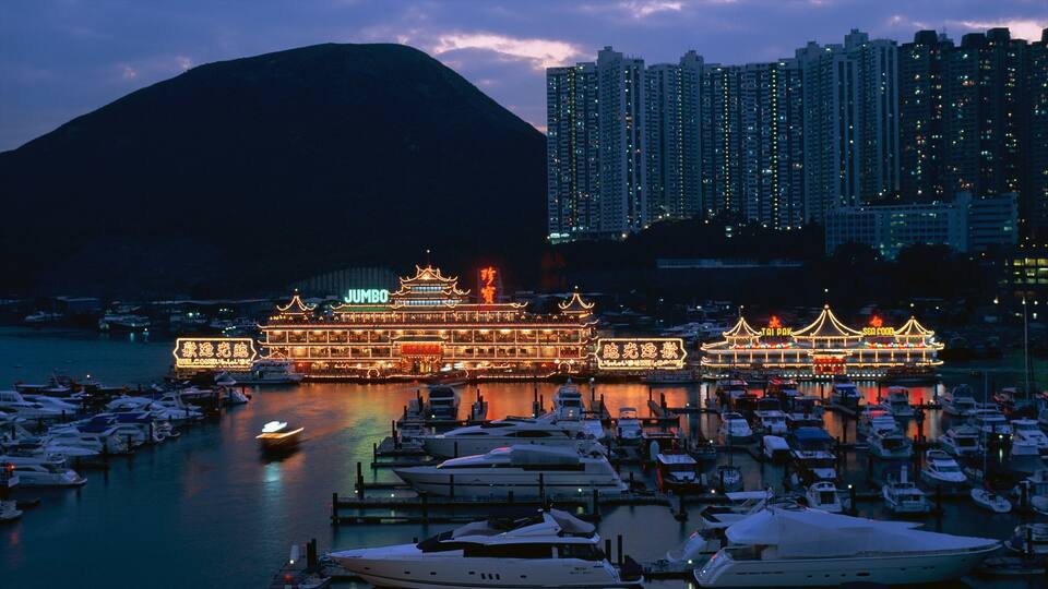 Aberdeen mostrando cenas noturnas, paisagens da cidade e um arranha-céu