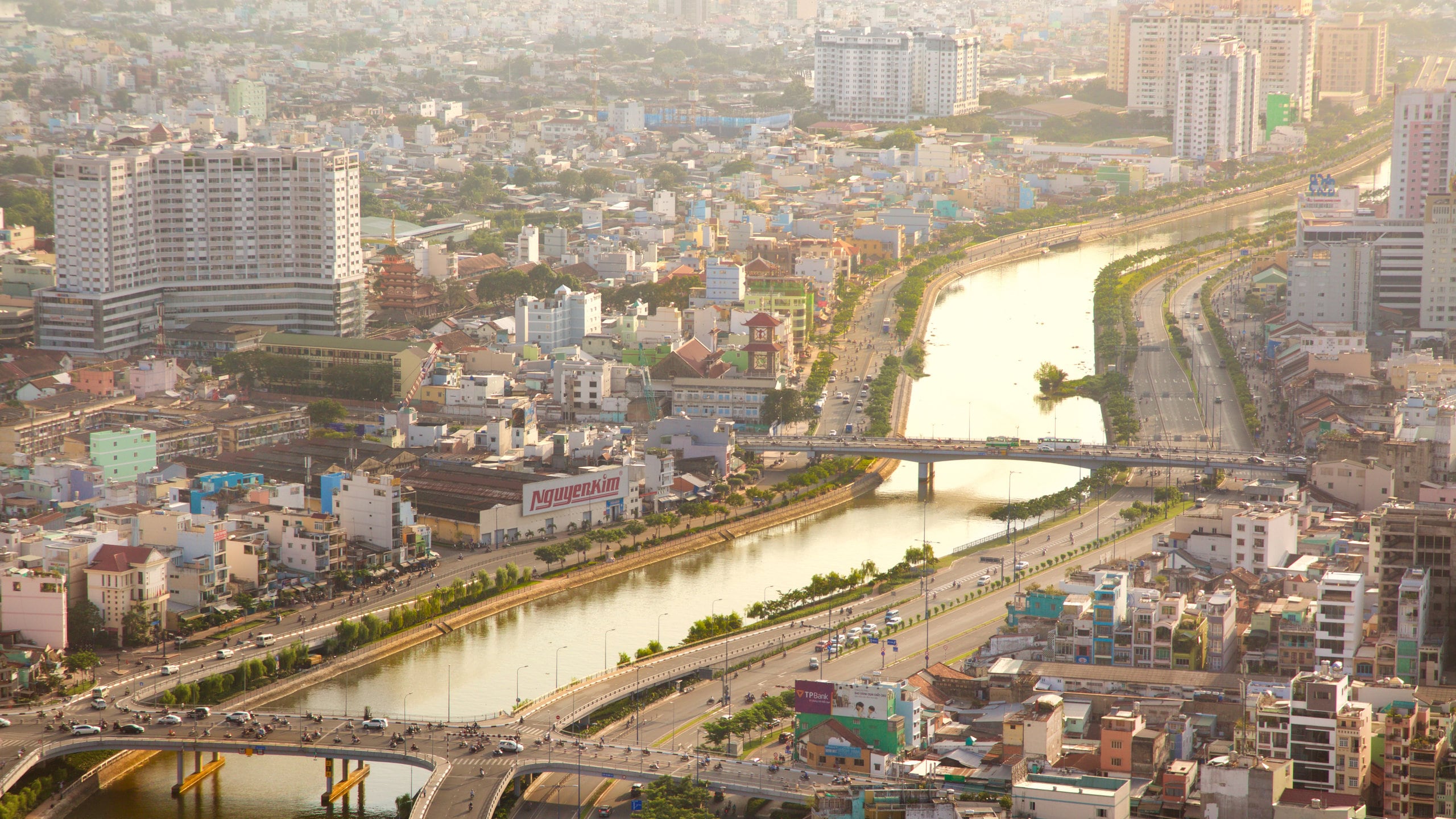 Saigon Skydeck, Hô-Chi-Minh-Ville location de vacances à partir de € 3 ...
