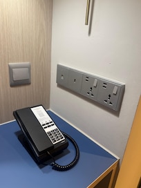 コンセント多数