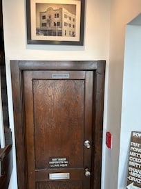 Fachada a mais ou menos 100 anos!