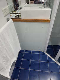 Tiny vanity. Nowhere for toiletry bags