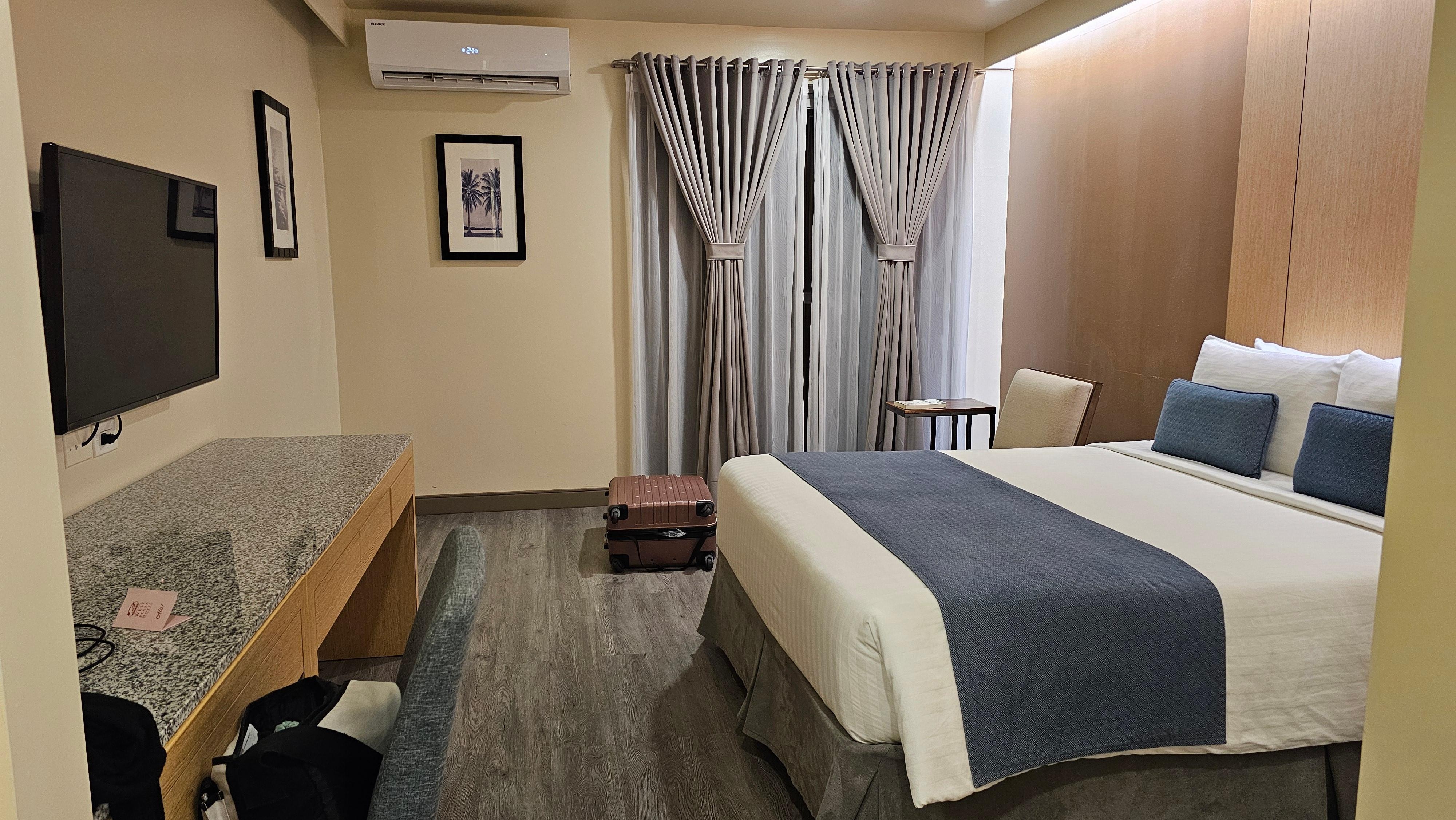 房間很大，29吋行李箱全開不擋路