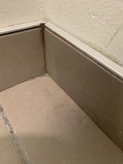 hair in corner