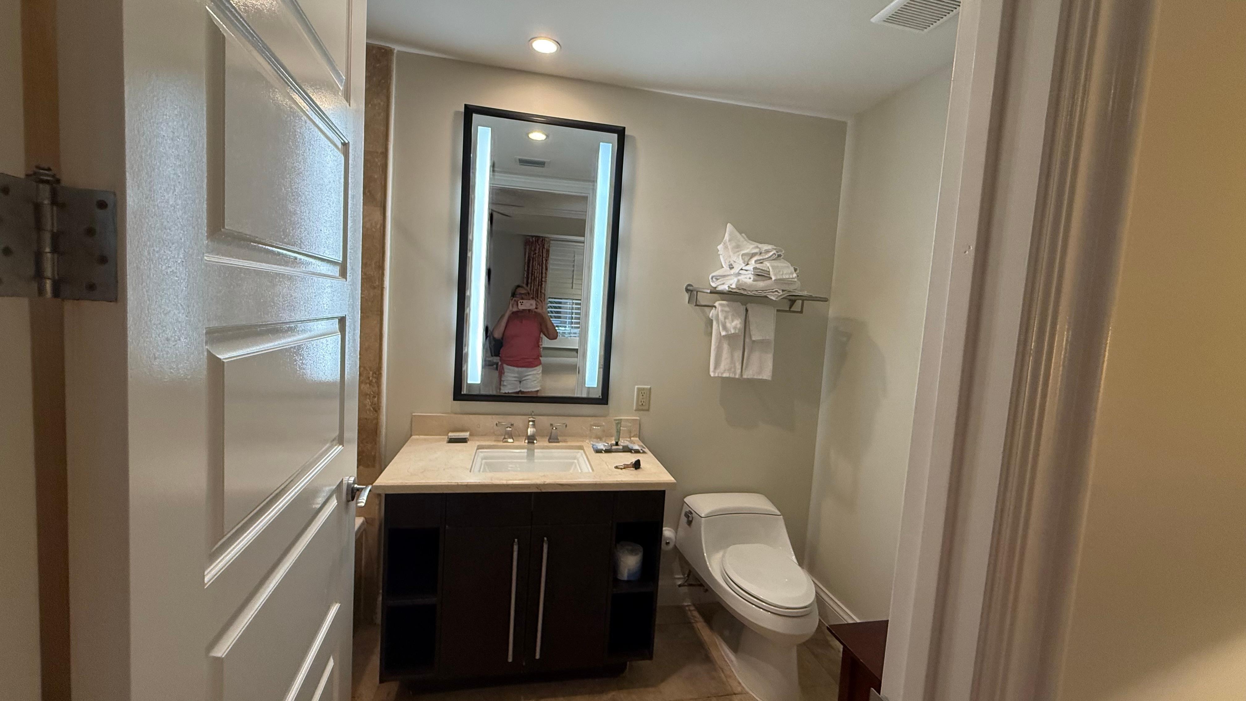 Signature King Bathroom