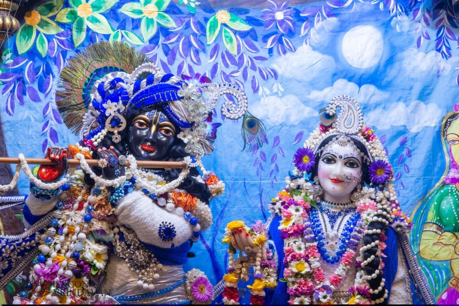 Sri Sri Radha Shyamasundaea ki jaiho 
Vrindavan ki jaiho 