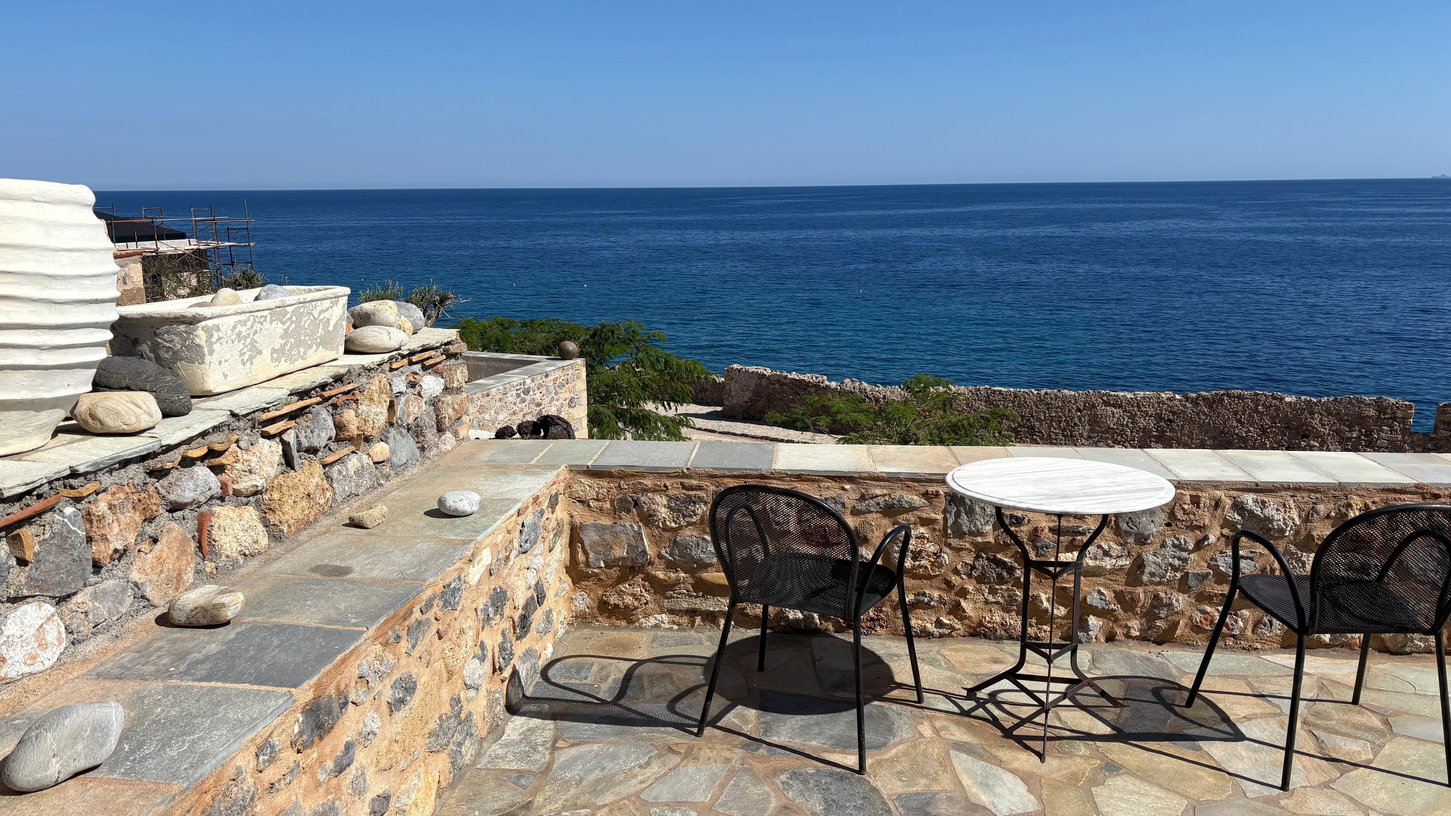 La terrasse de la chambre double sur la mer