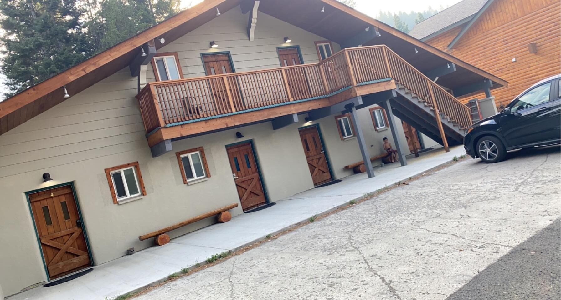 Book Squirrel Tree Resort in Leavenworth | Hotels.com