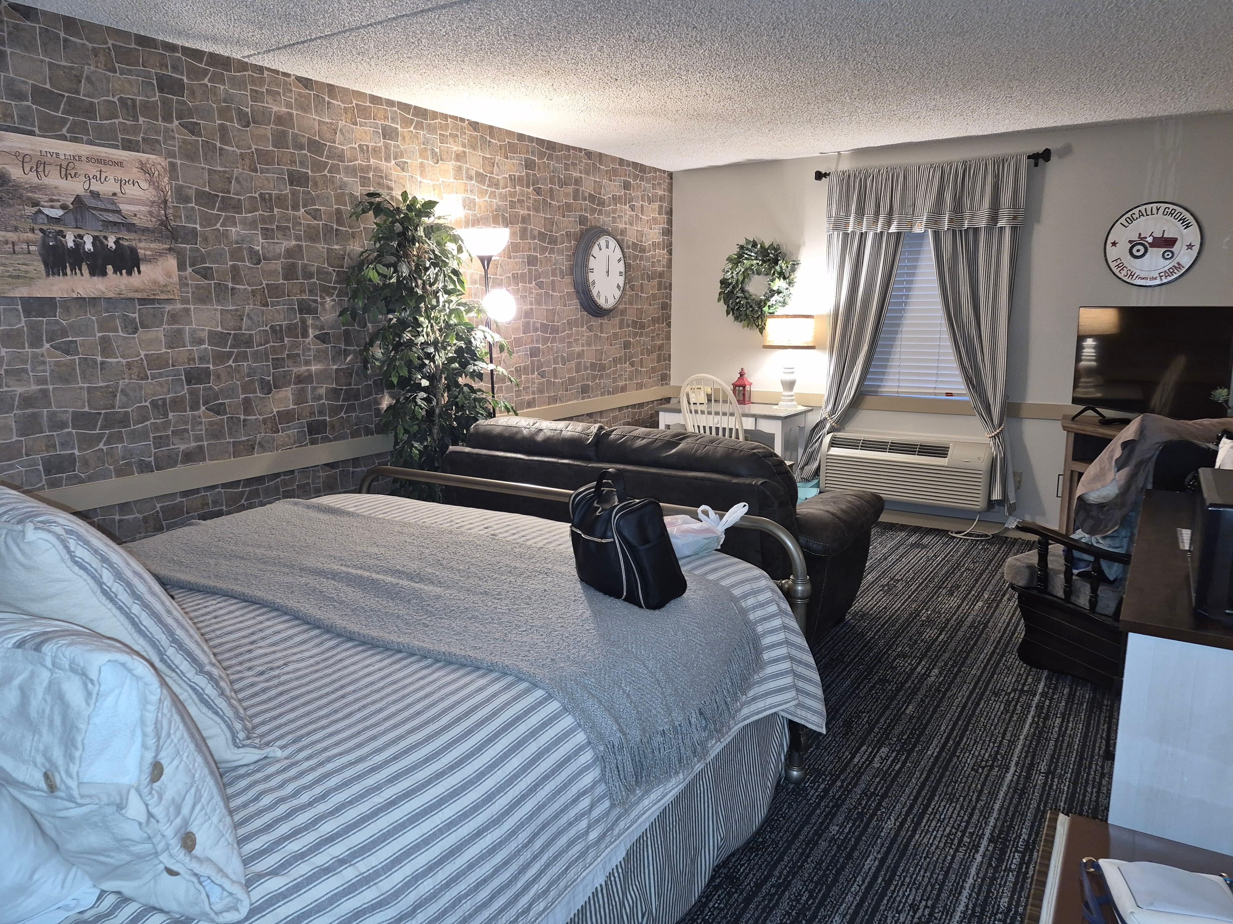 Room with king size bed