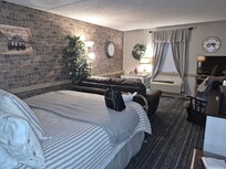 Room with king size bed