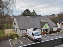 Accueil et salle de petit déjeuner