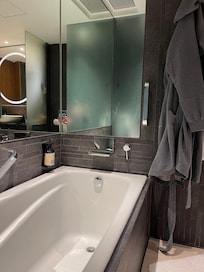 Hotel Icon bathroom