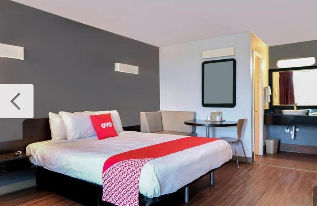 Nice clean room with comfy bed. 