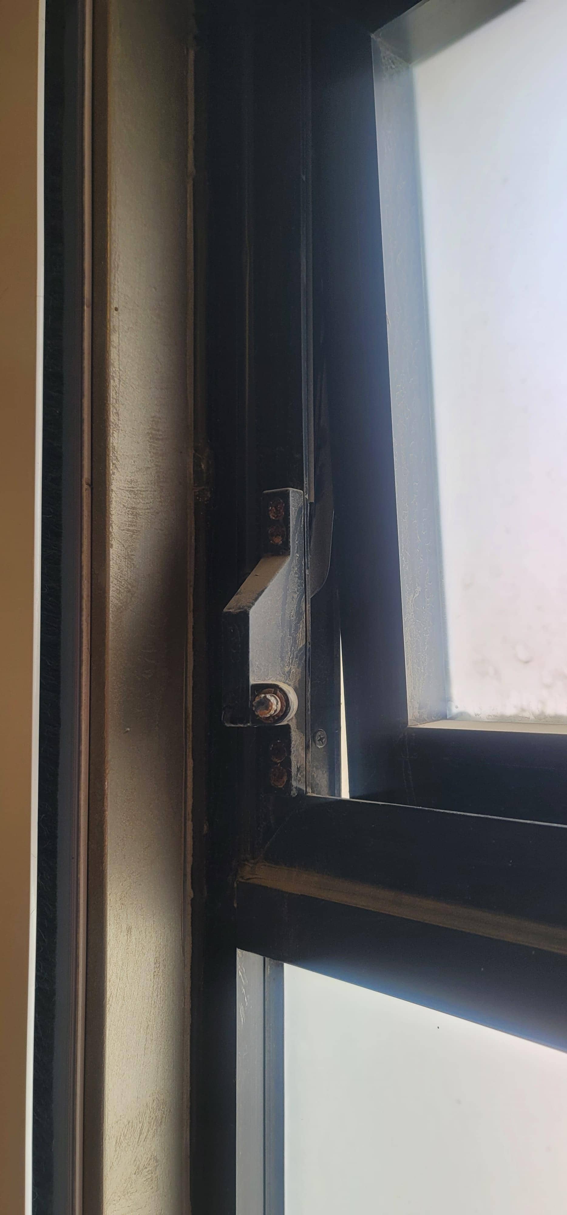 This is not a soundproof room.The windows don't close the highway is loud
Only allowed to post eight photos.I have fifty photos of problems