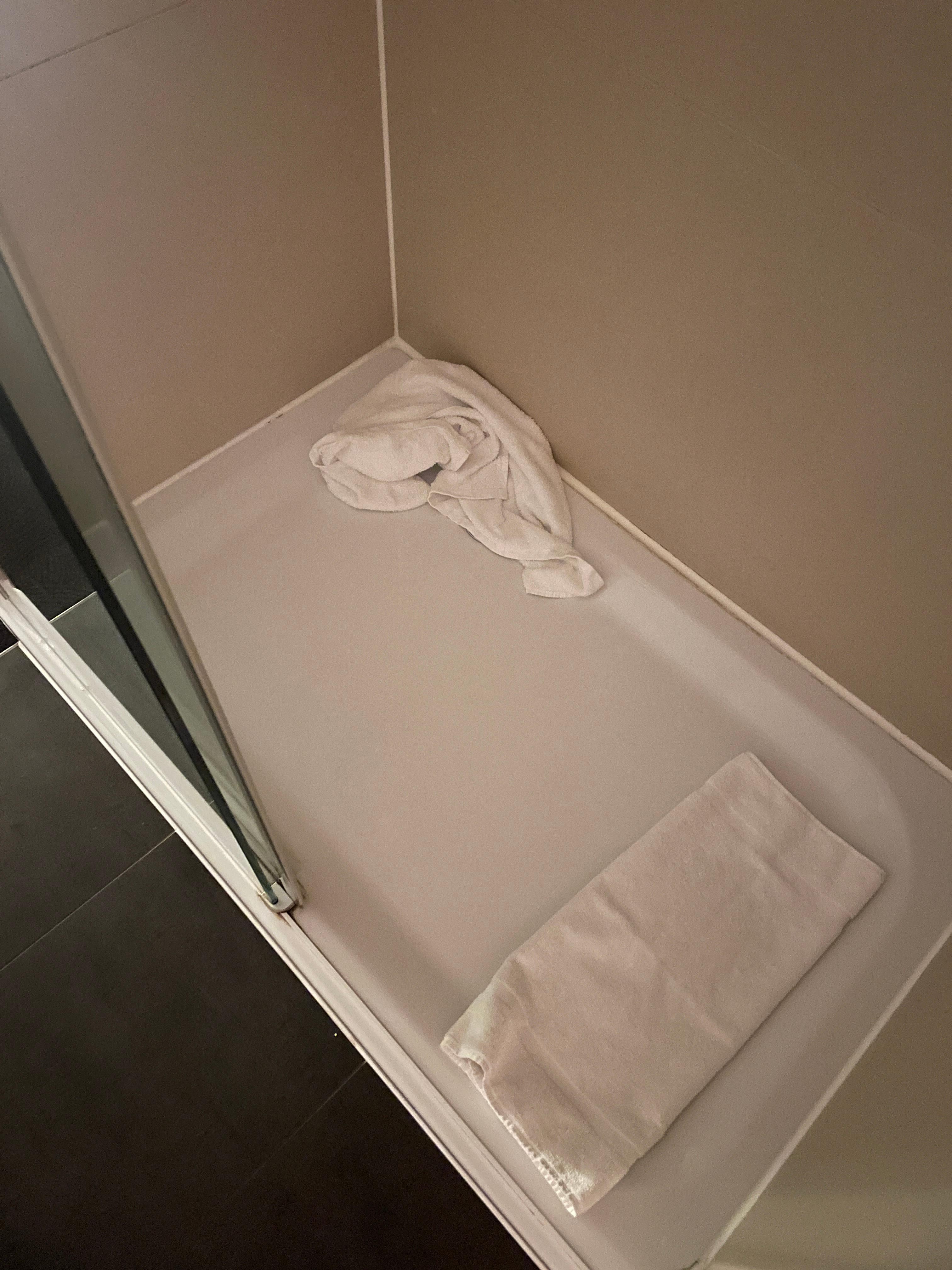 Dusche 1. Anblick
Putzen vergessen?