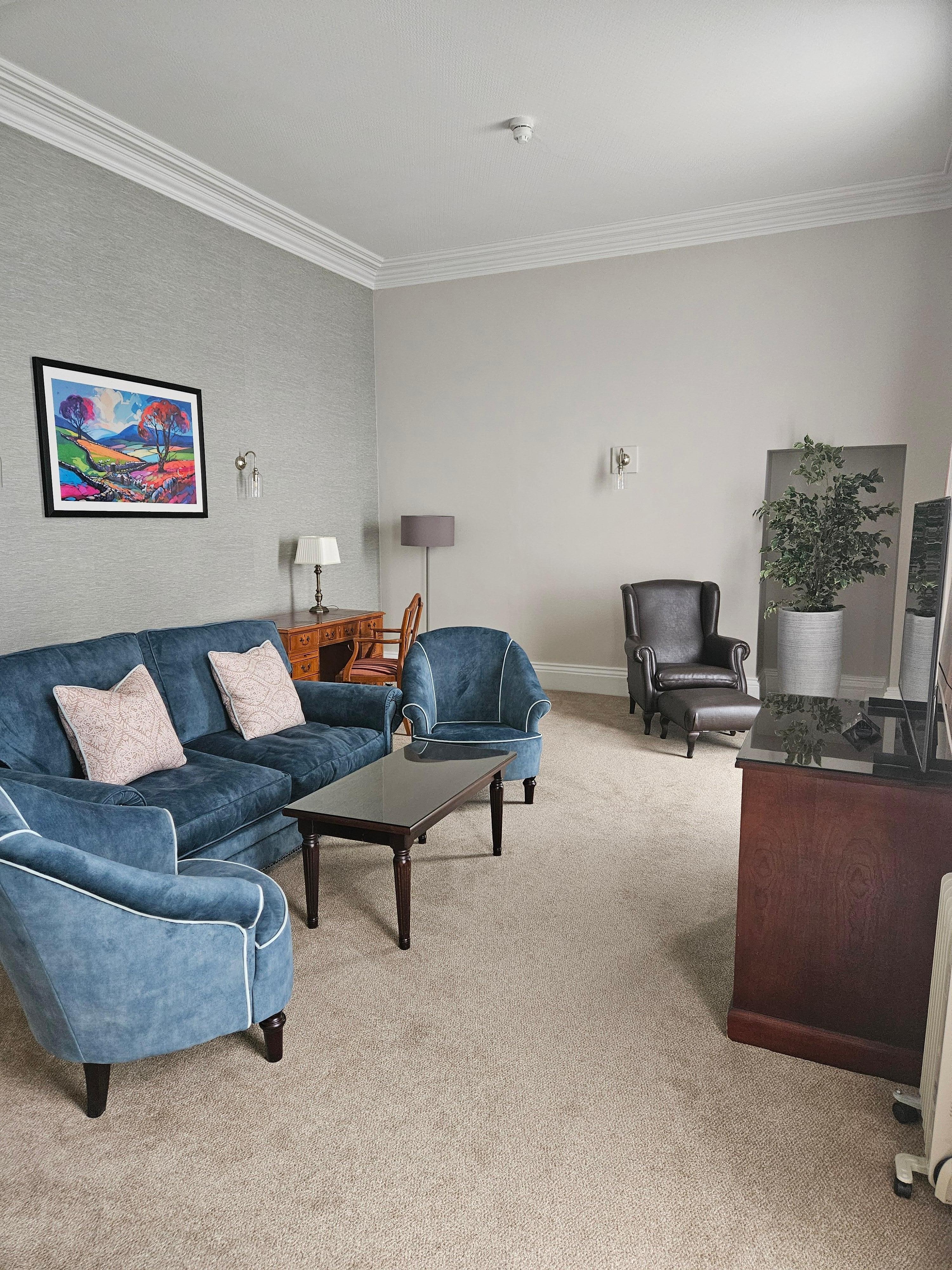 Comfortable lounge in Room 166