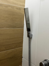 Chuveirinho vaza na emenda da mangueira