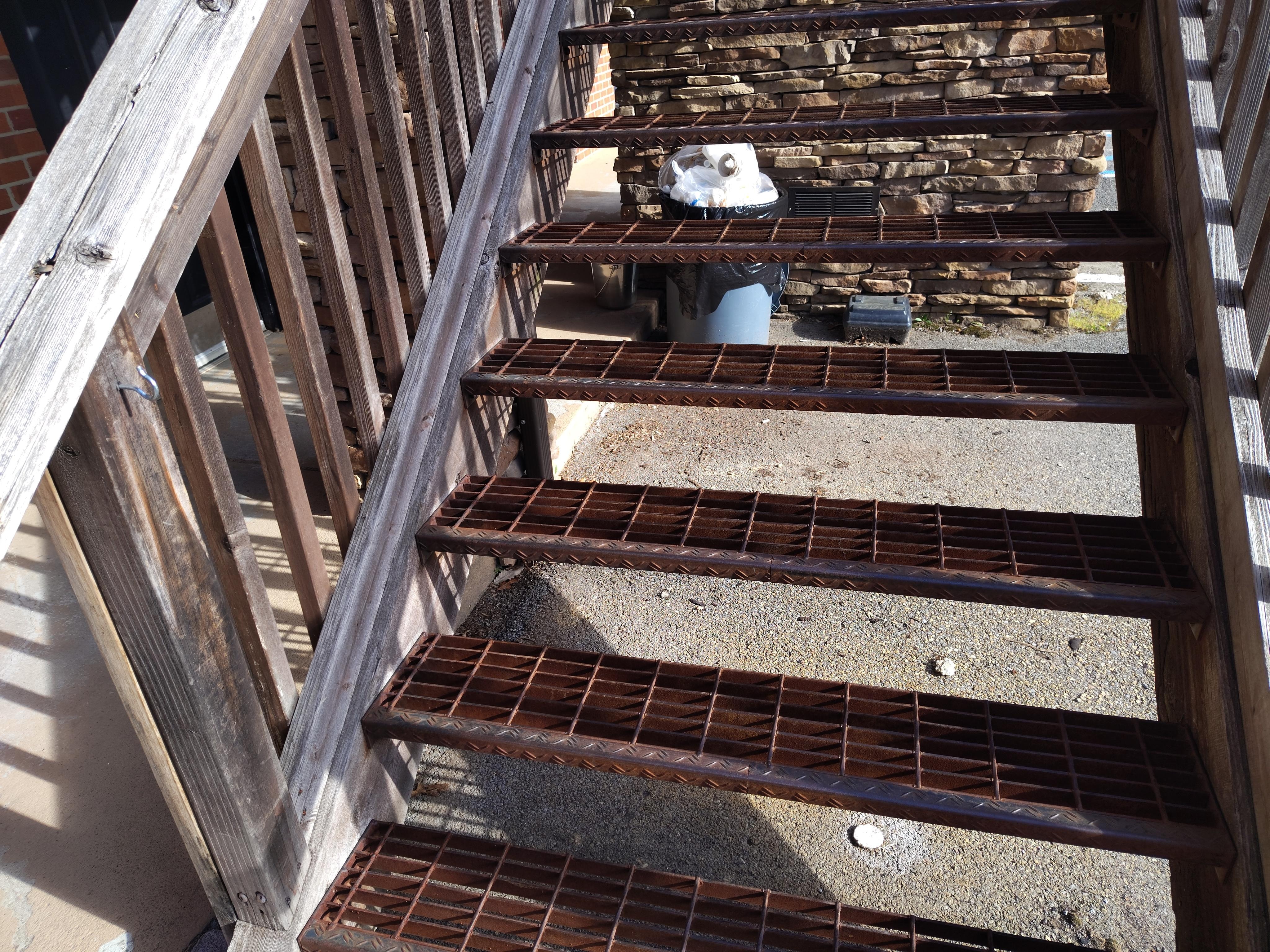 Rough rails, hard to hold and can get splinters